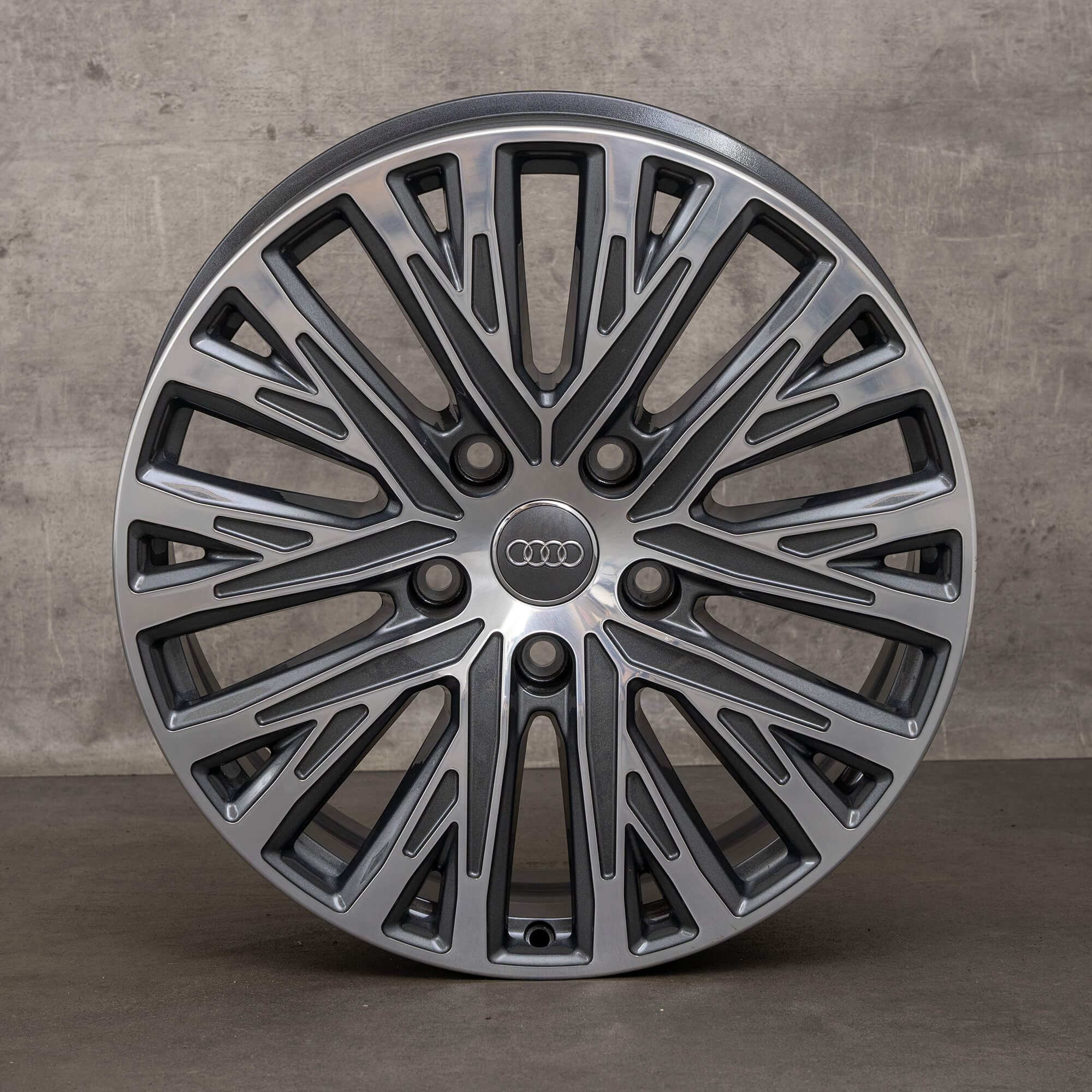 4x Audi Felgen Pax A8 4H gepanzert 245 R490 ET62 Panzerfahrzeug ...