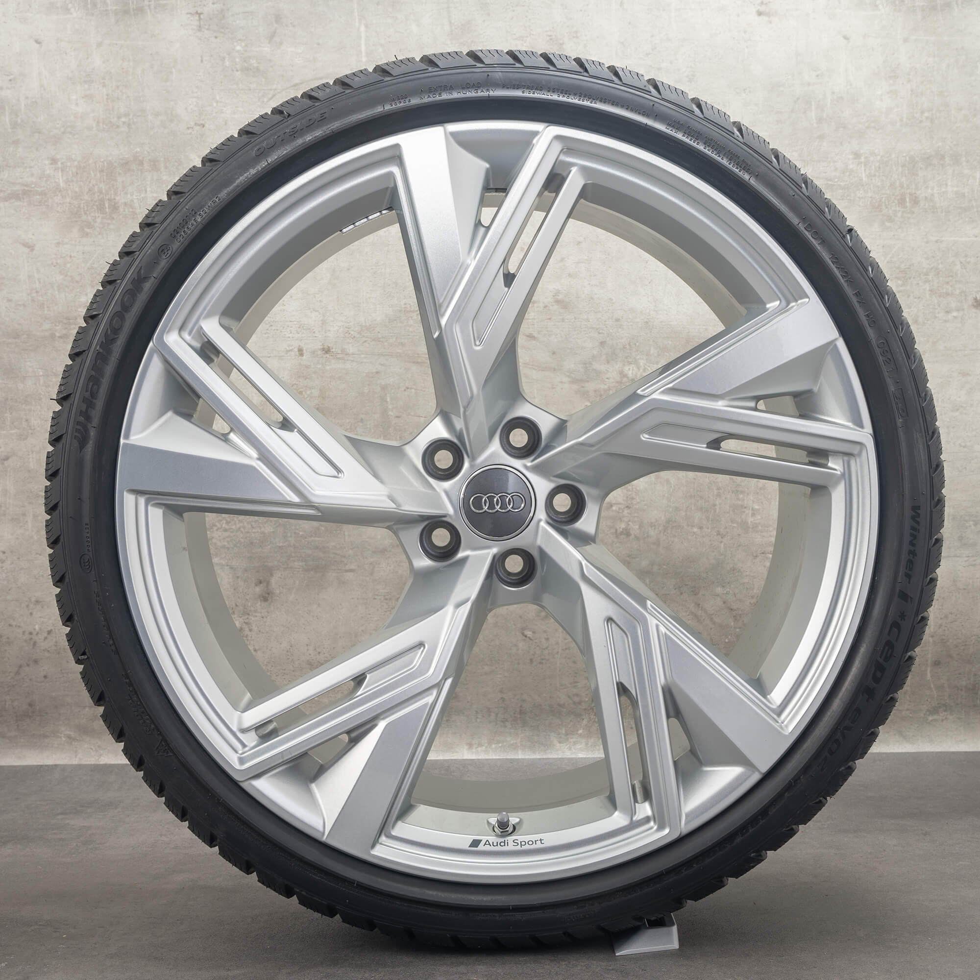 Audi 22 inch velgen RS6 RS7 4K C8 trapezium winterbanden wintervelgen