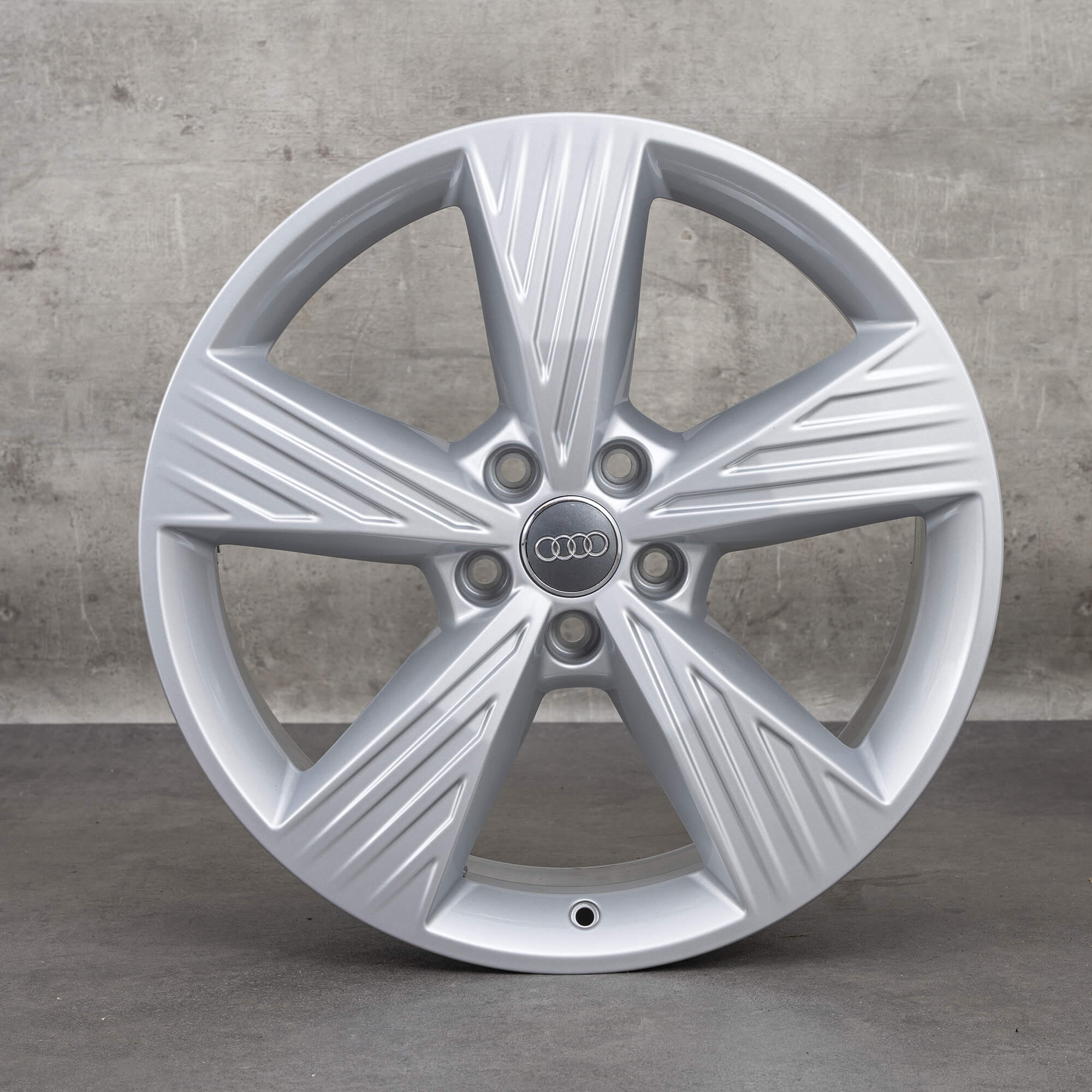 Audi 19 inch rims Q4 e-tron alloy rims 89A601025B 8 x 19 ET45 NEW