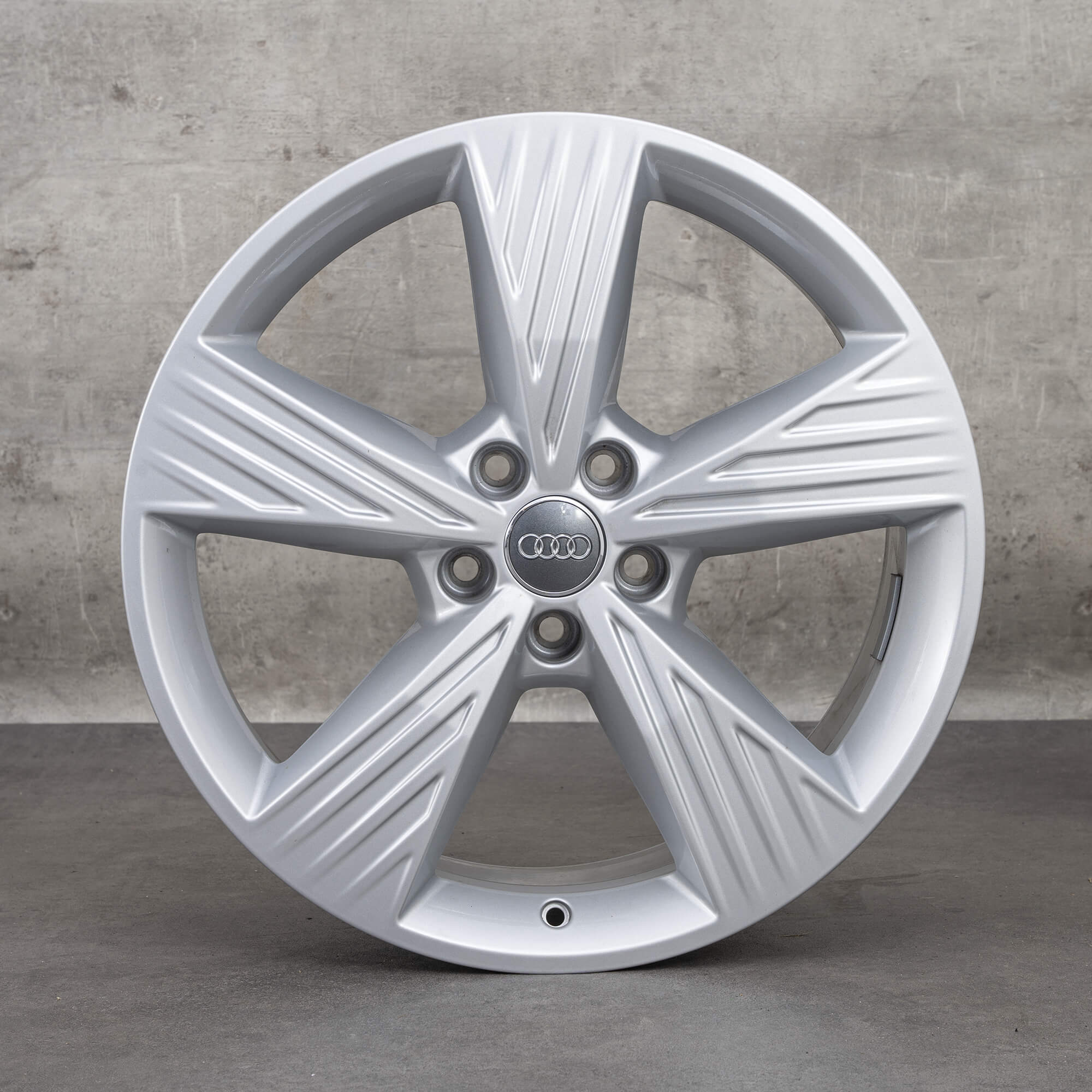 Audi 19 Zoll Felgen Q4 e-tron Alufelgen 89A601025B 8 x 19 ET45 NEU