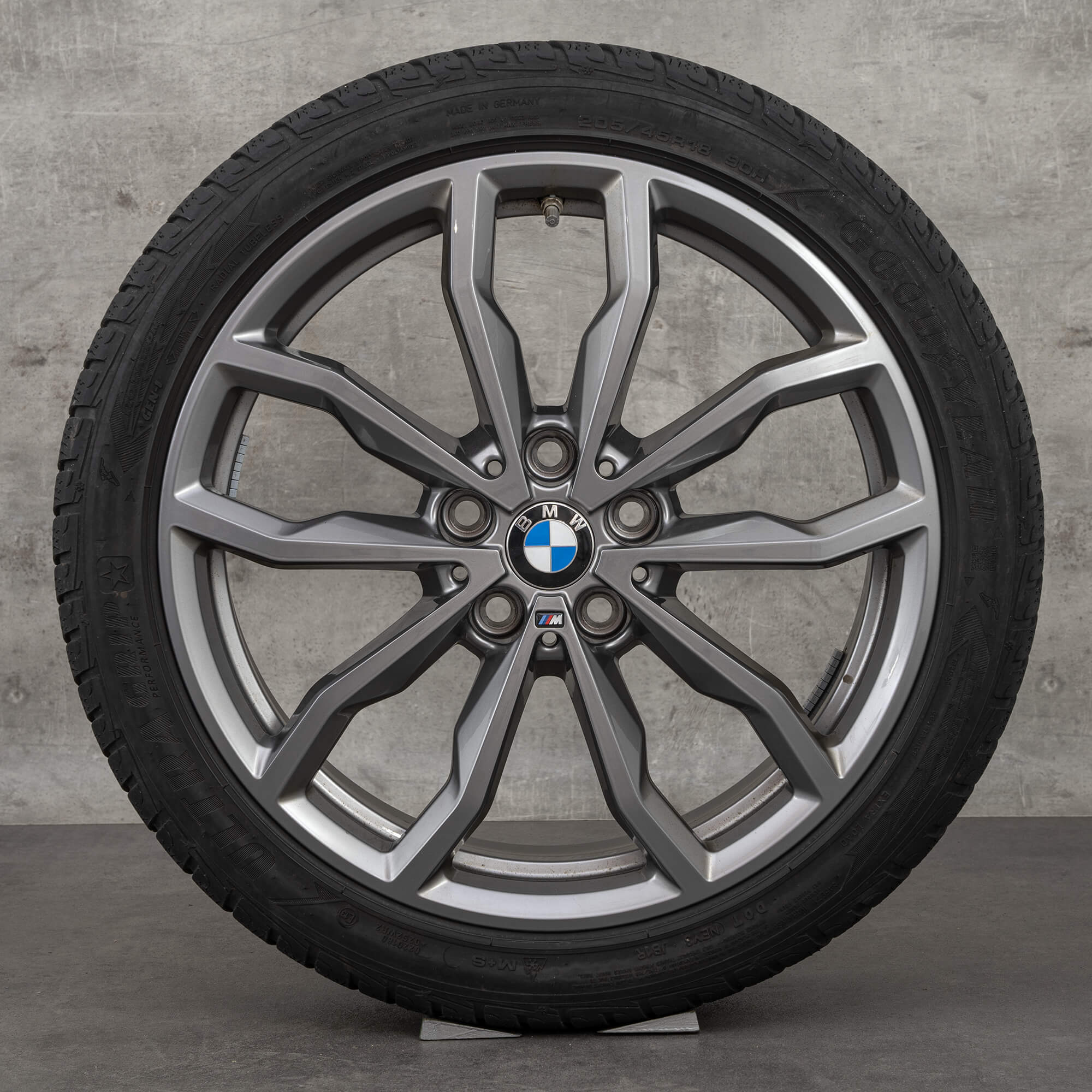 BMW 18-tommers felger 1 serie F40 2 F44 Gran Coupe vinterdekk ...