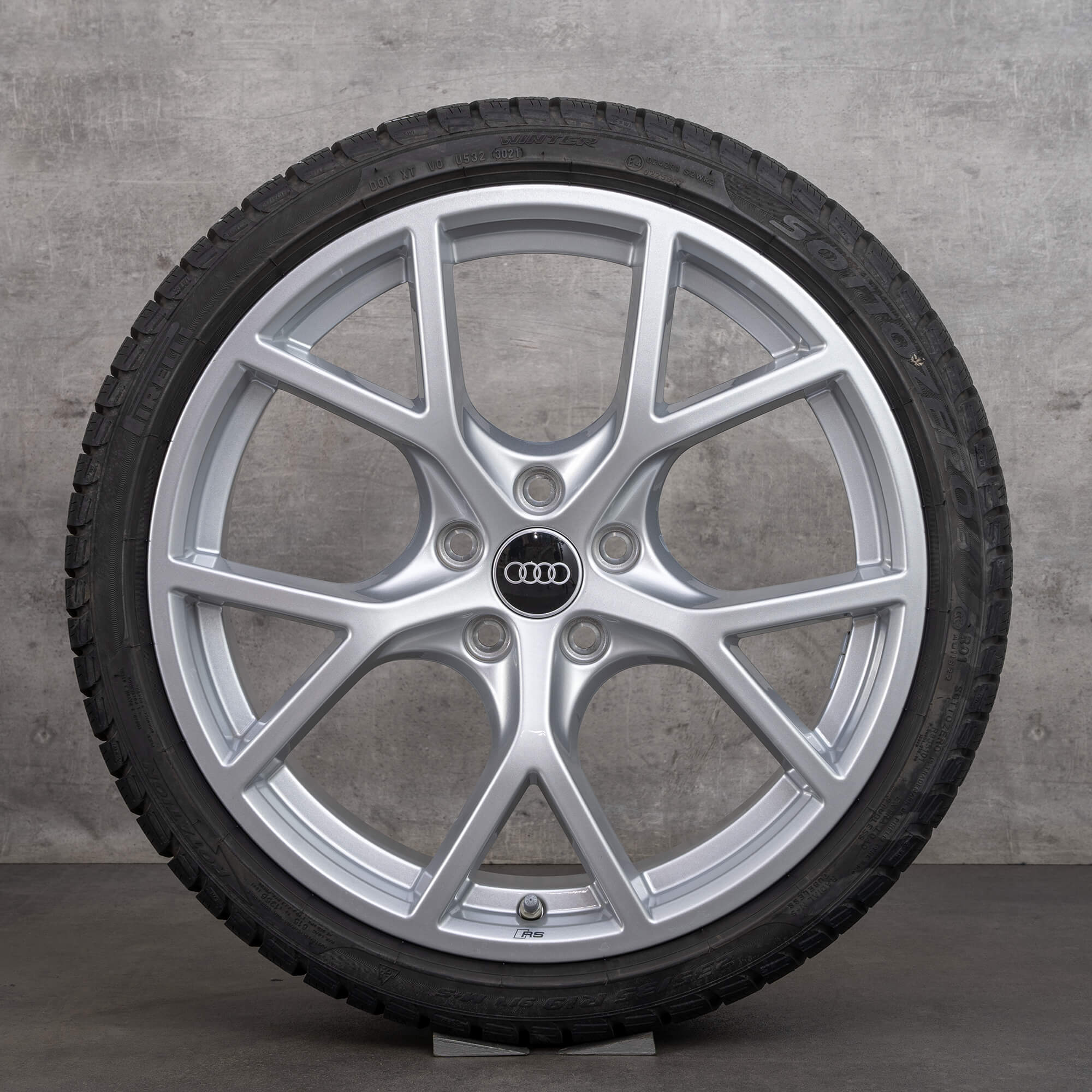 Audi RS3 8Y komple kış jantları 19 inç jantlar lastikleri alüminyum