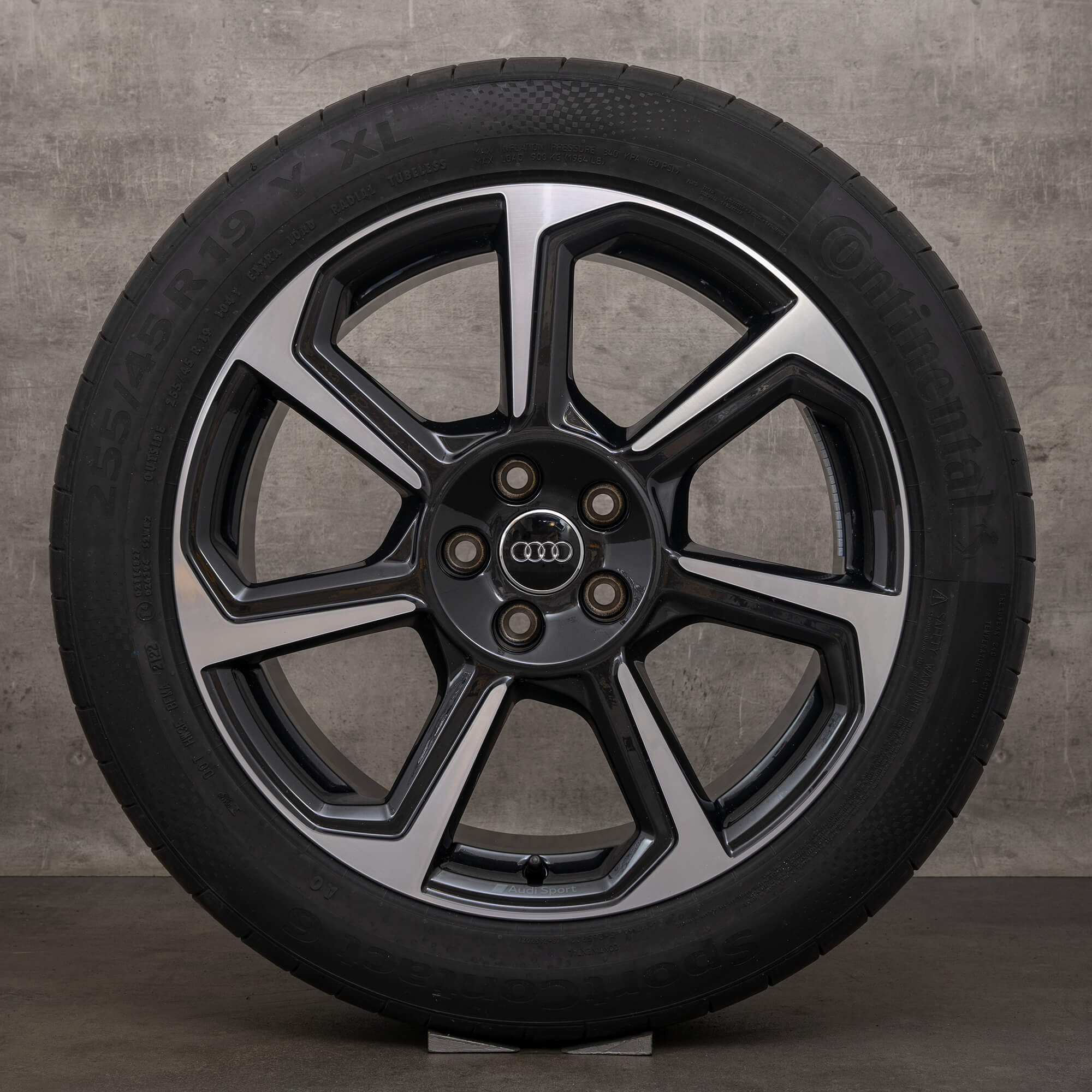 Audi Q3 F3 zomerwielen zomerbanden 19 inch velgen rotor 83A601025D NIEUW