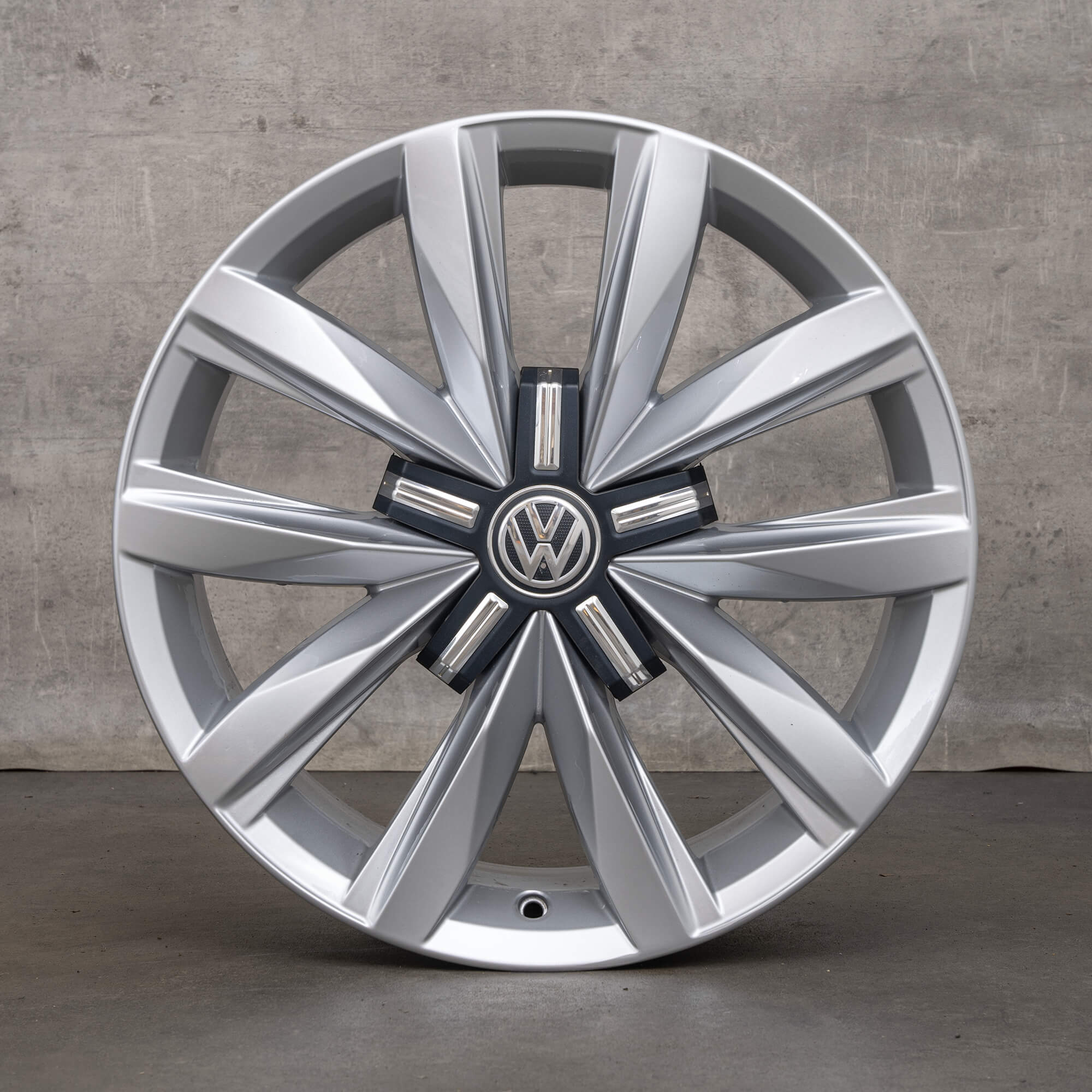 VW T5 T6 T6.1 Bus Multivan Caravelle 18 Zoll Felgen Springfield 7E0601025Q