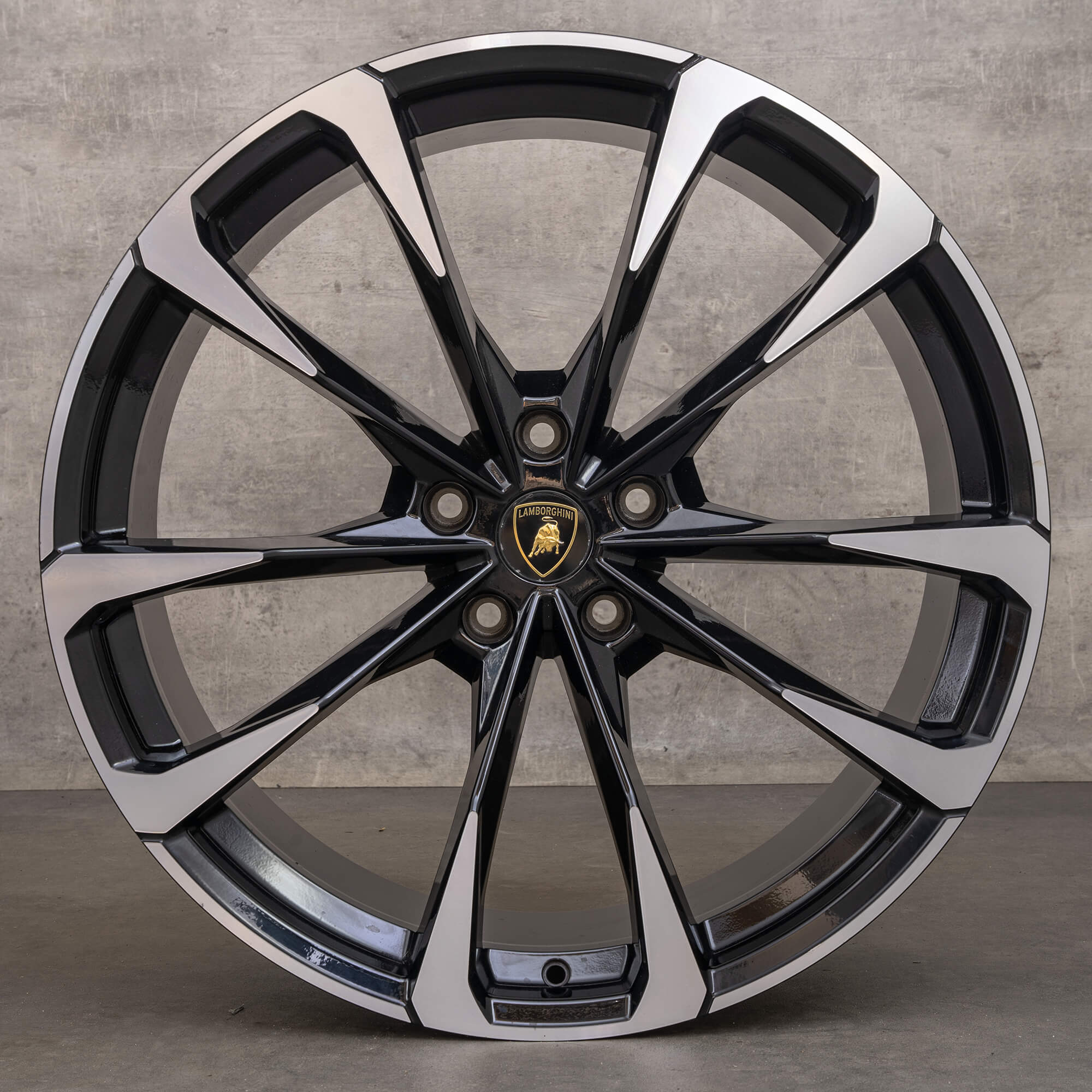 Lamborghini Urus 23 inch rims 4ML601025AE 4ML601025AF Taigete high-sheen