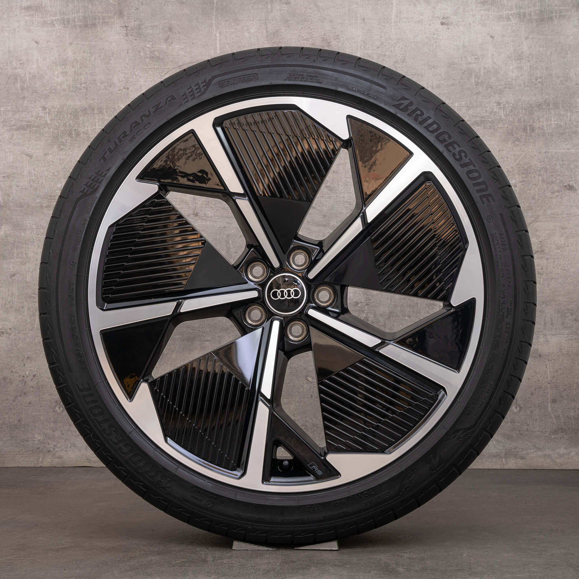 Audi e-tron Q4 summer wheels 21 inch rims tires