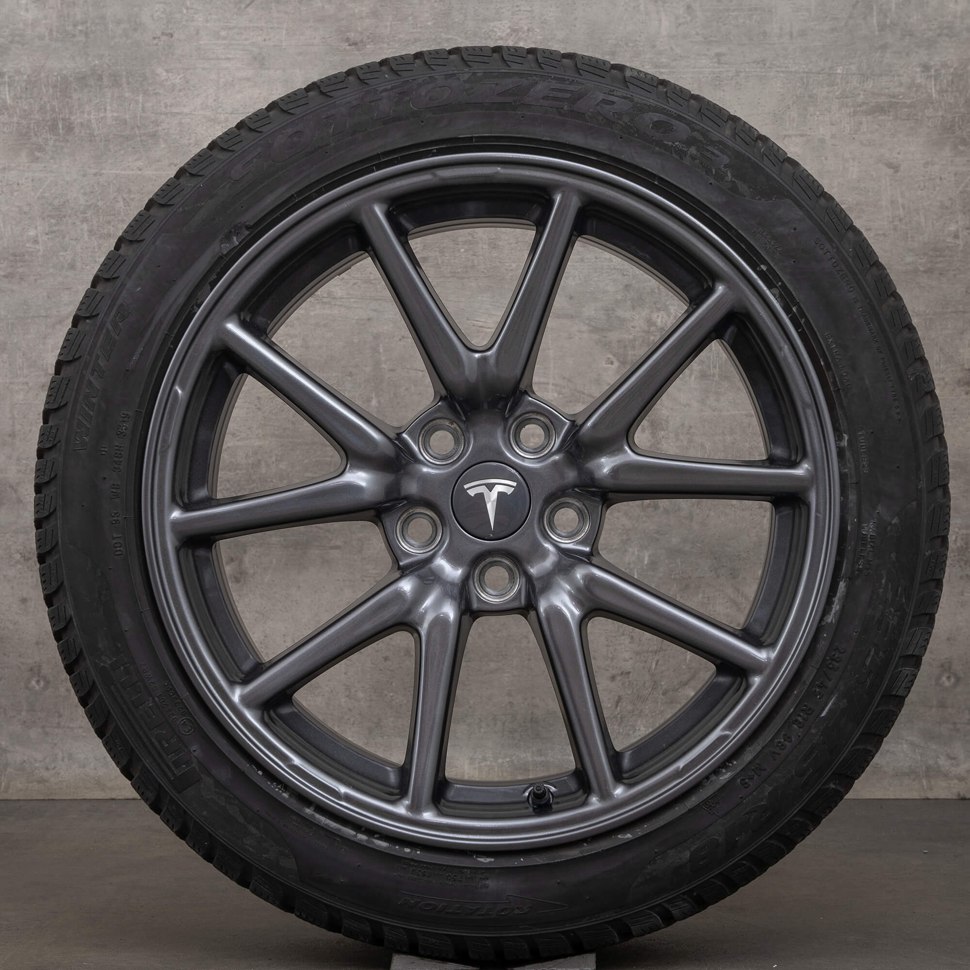 Tesla Model 3 Winterräder 18 Zoll Felgen Winterreifen 1044221-00-C Aero