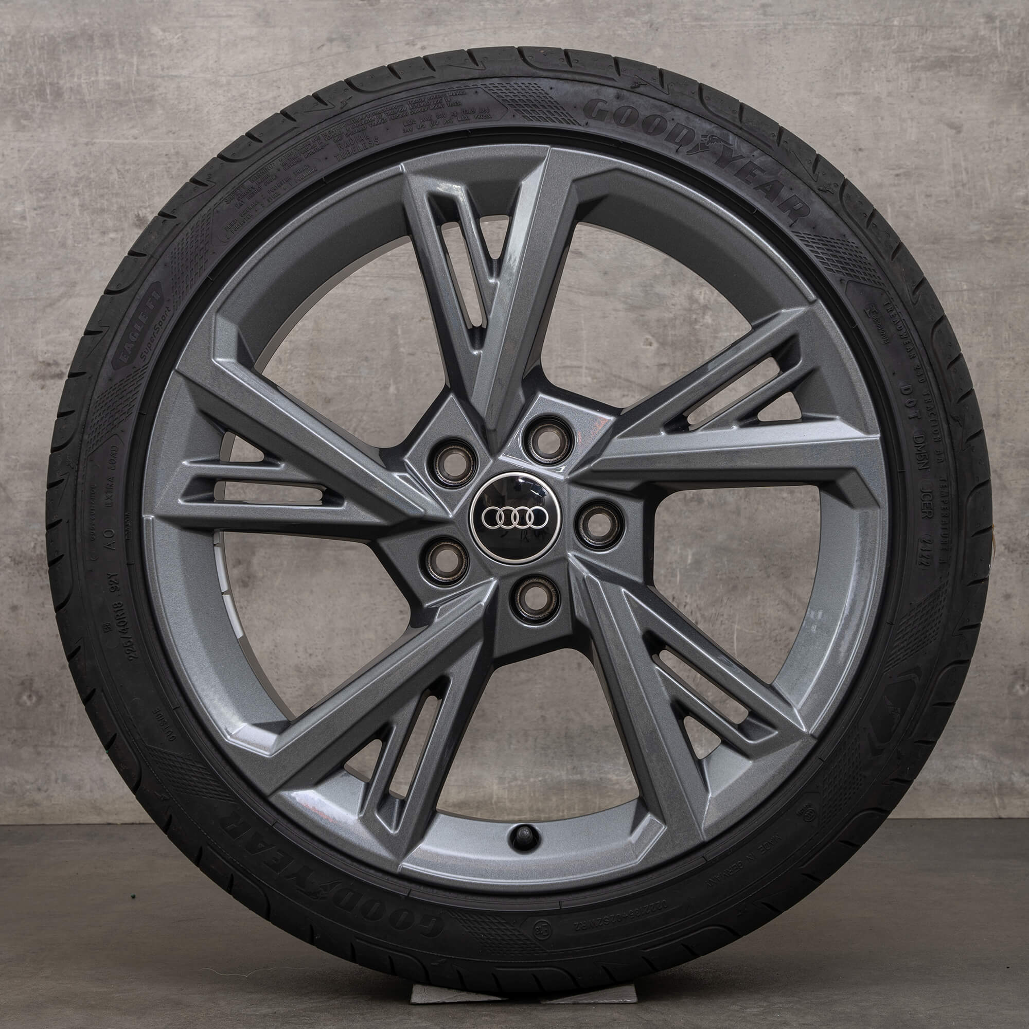 Audi A3 S3 8Y summer wheels 18 inch rims tires 8Y0601025G anthracite