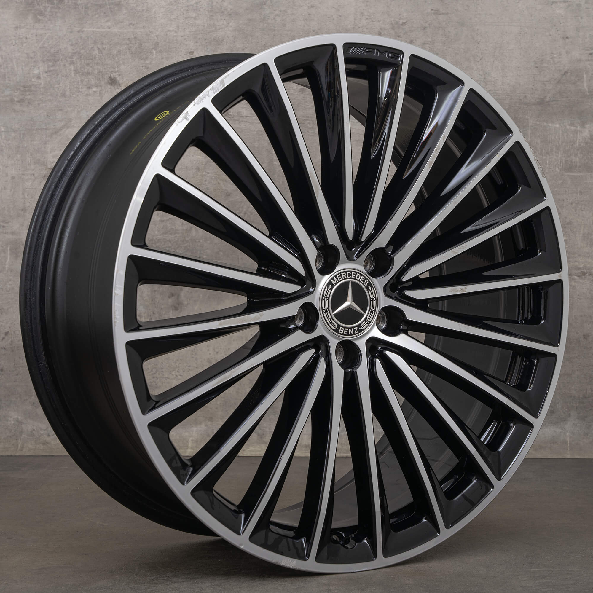 AMGMercedes Benz EQE V295 sedan 21 inch rim A2954012500 black