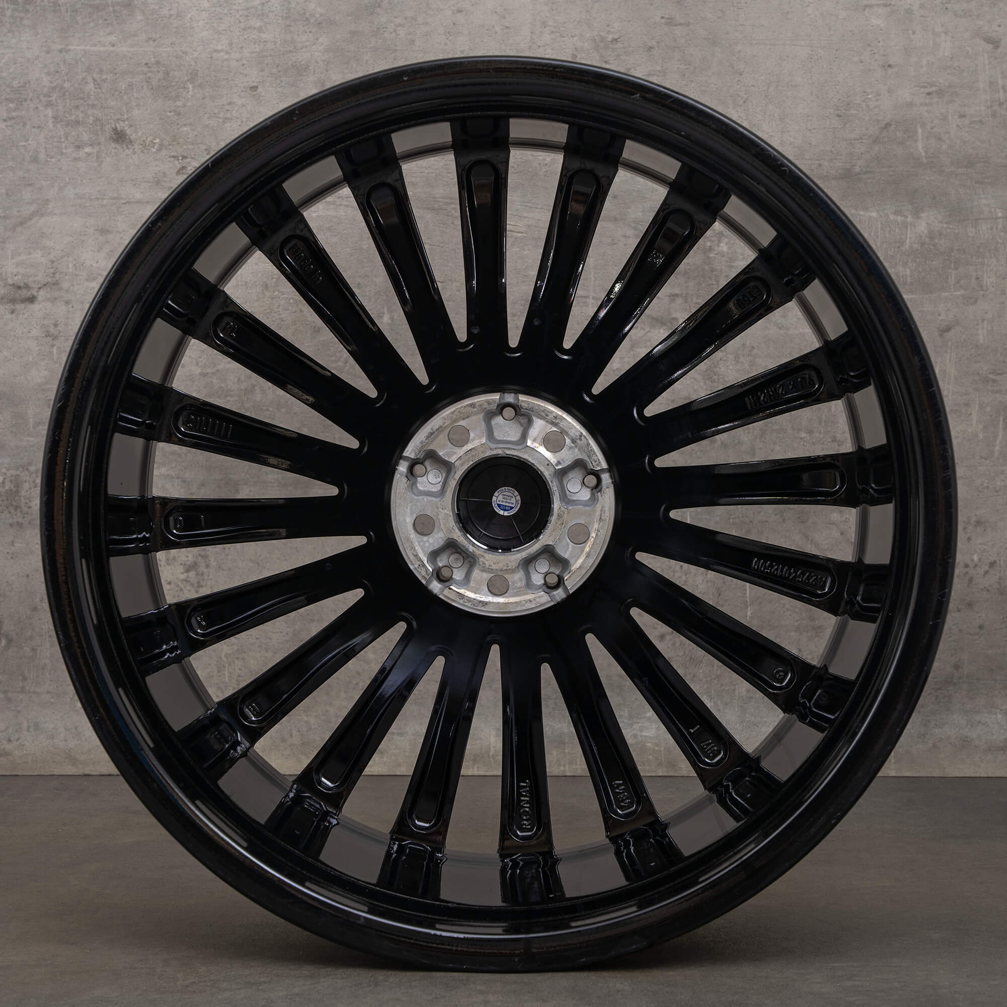 AMGMercedes Benz EQE V295 sedan 21 inch rim A2954012500 black