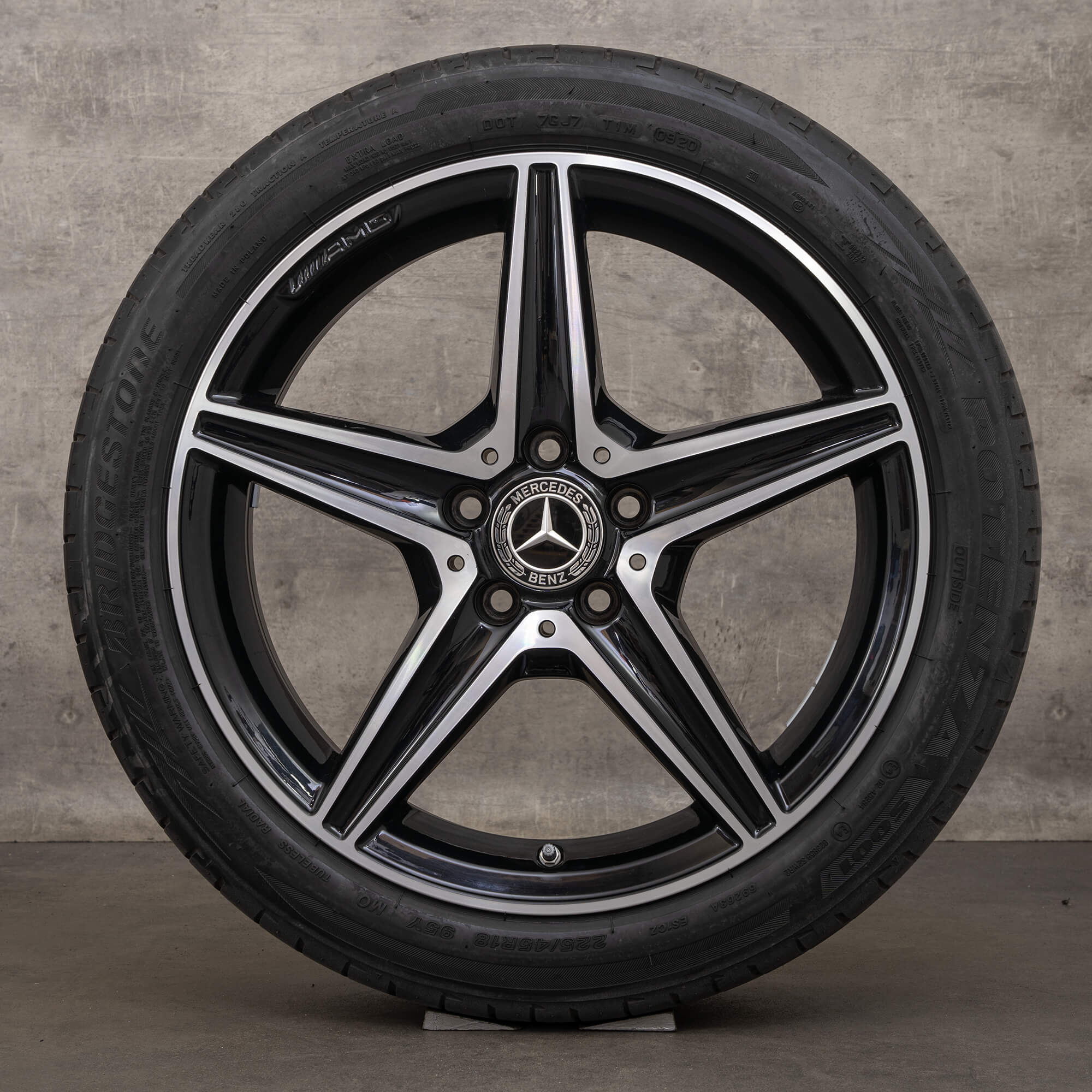 Pneus de inverno com jantes 18 polegadas originais AMG Mercedes W205 ...